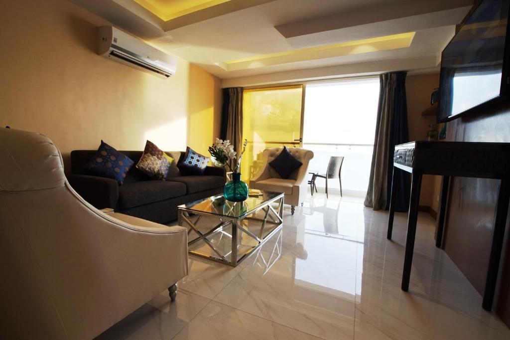 Best Price on Central Park Reef Resort in Subic (Zambales) + Reviews!