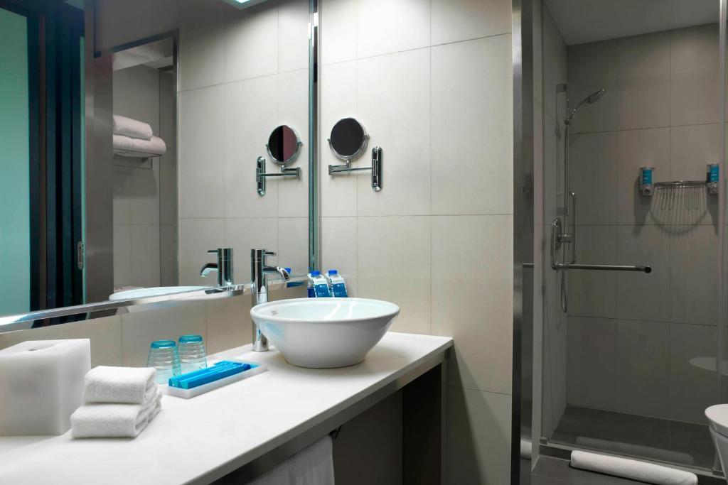 Q-Box Hotel Zhengzhou in Zhengzhou - See 2023 Prices