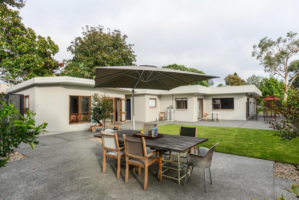 Holiday homes in Te Awanga, New Zealand - price from $50, reviews ...