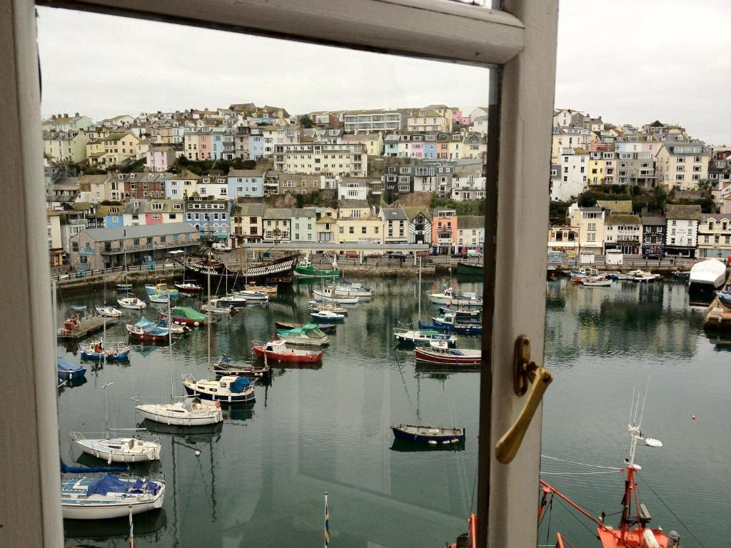 Sampford Harbour Side Guest House | Devon Guide