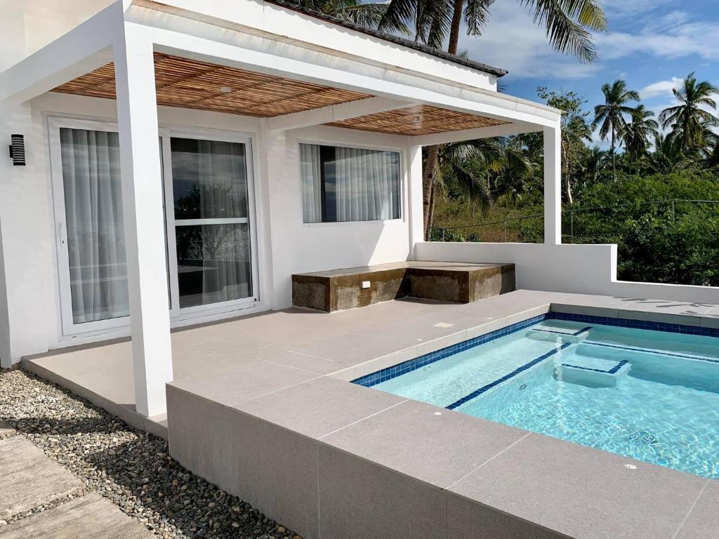 Best Price on Cebu R Resort Tabuelan in Cebu + Reviews!