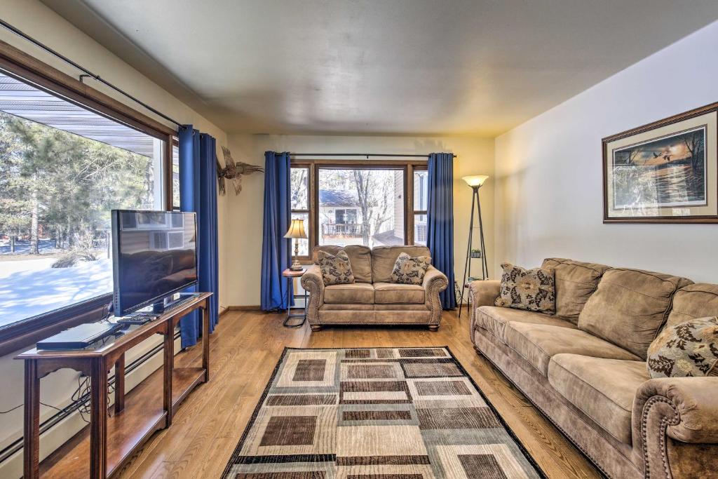 From $56pp - Simple Cranberry and Wine Farm Home with Fire Pit, Eagle ...