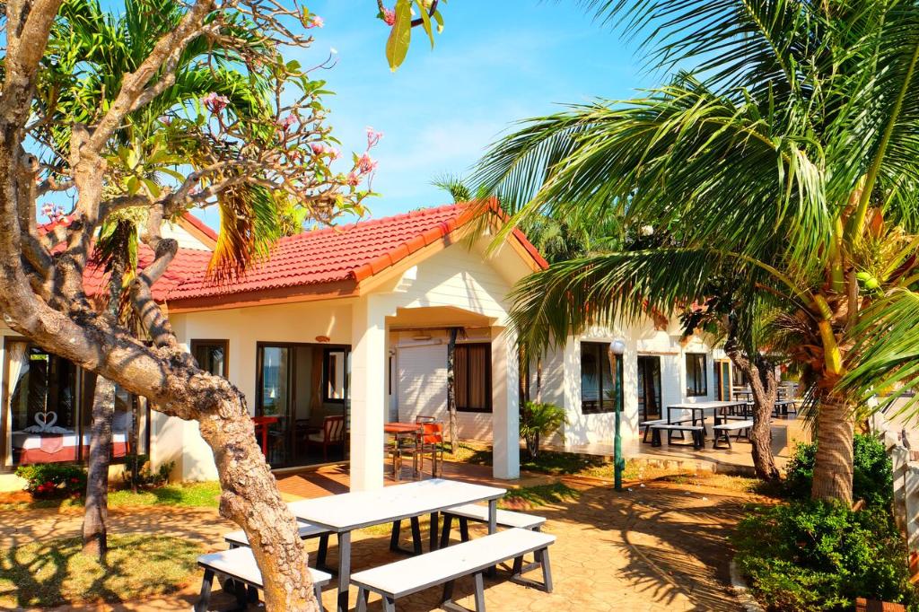 New Travel Beach Resort, Chanthaburi | 2024 Updated Prices, Deals