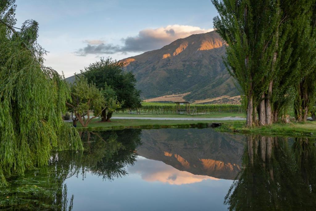 Kinross Cottages- Boutique Vineyard Hotel, Queenstown | 2024 Updated ...