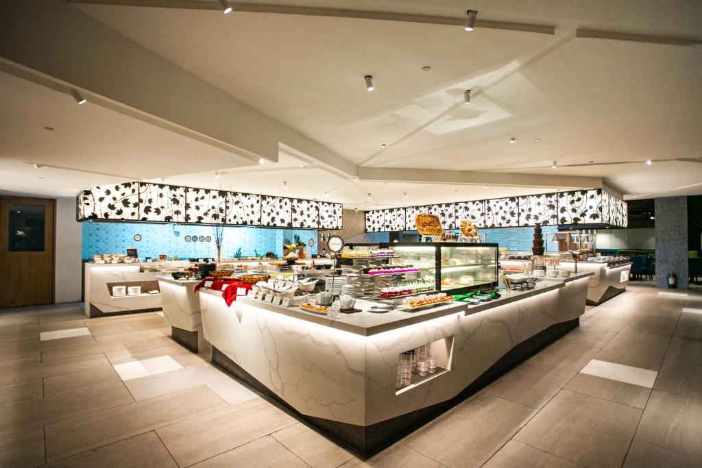 Luxent Hotel - 2025 Cheaper Prices!