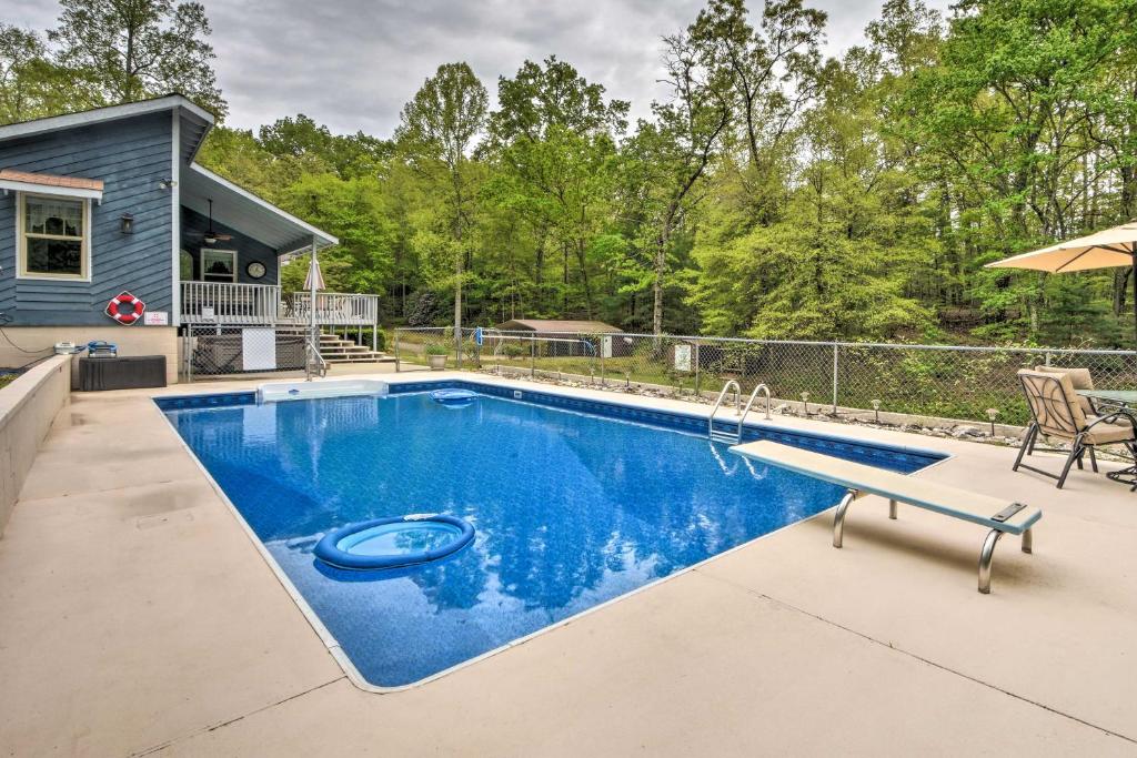 Hot Tub, Fire Pit Family-Friendly Murphy Home, NC from $58pp