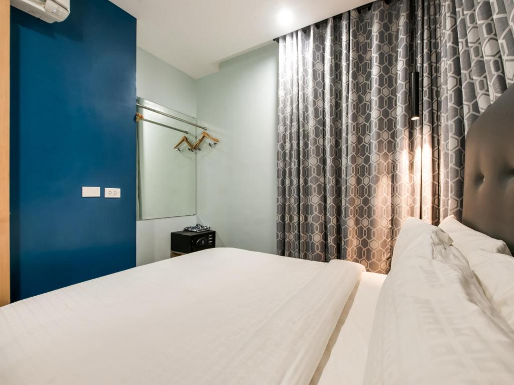 Bay Area Suites Manila Hotel - Deals, Photos & Reviews