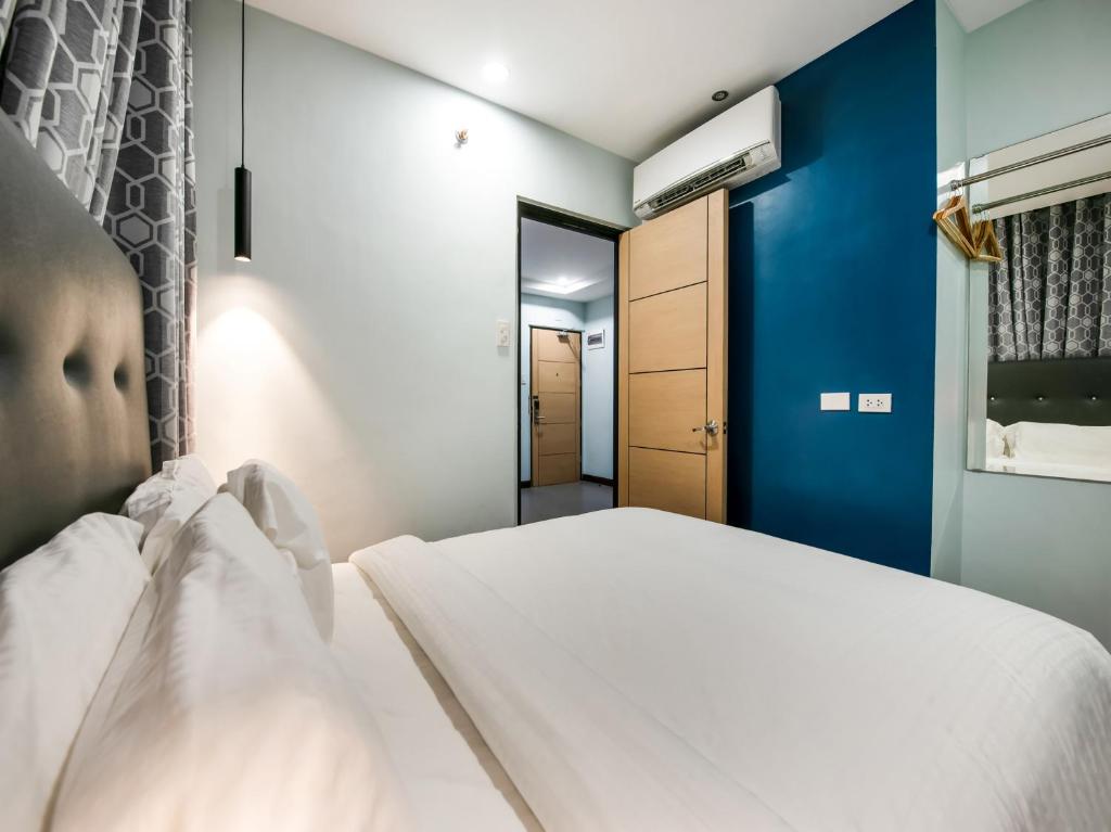 Bay Area Suites Manila Hotel - Deals, Photos & Reviews