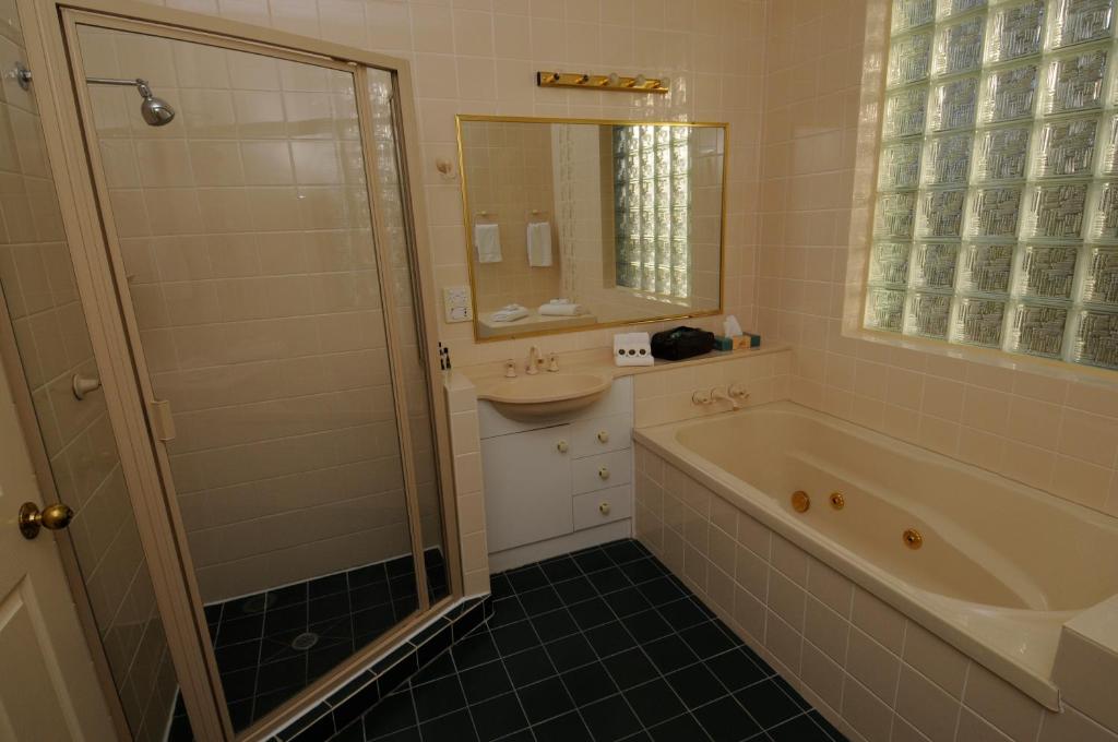 Puffers Inn Logan Motel, Brisbane | 2024 Updated Prices, Deals