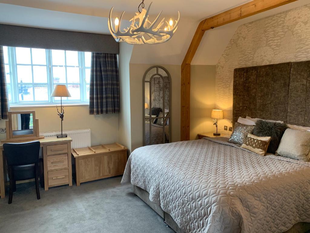 The Wheatsheaf Hotel, Sandbach Guest House - Deals, Photos & Reviews