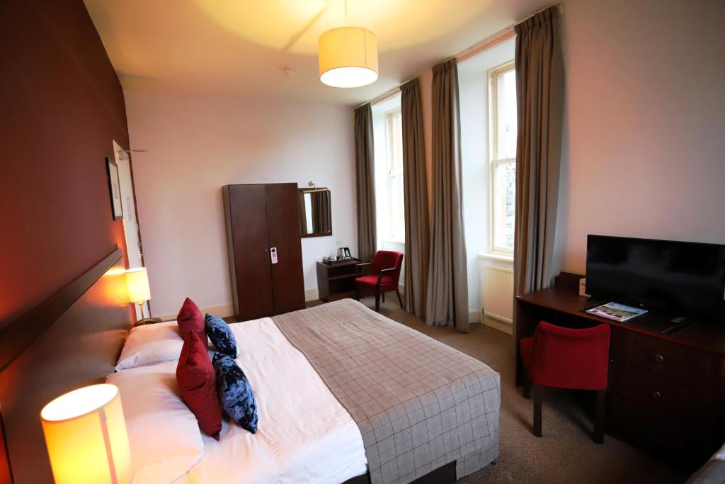 Best Price on Ben Wyvis Hotel in Strathpeffer + Reviews!