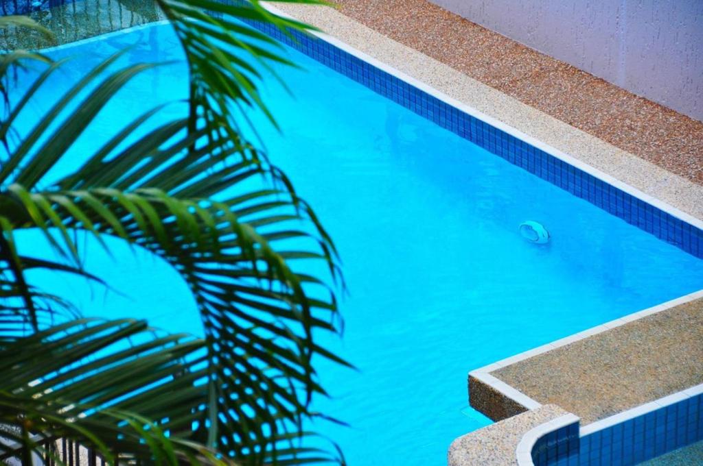 Waters Edge The Strand - 2024 Deals from $213