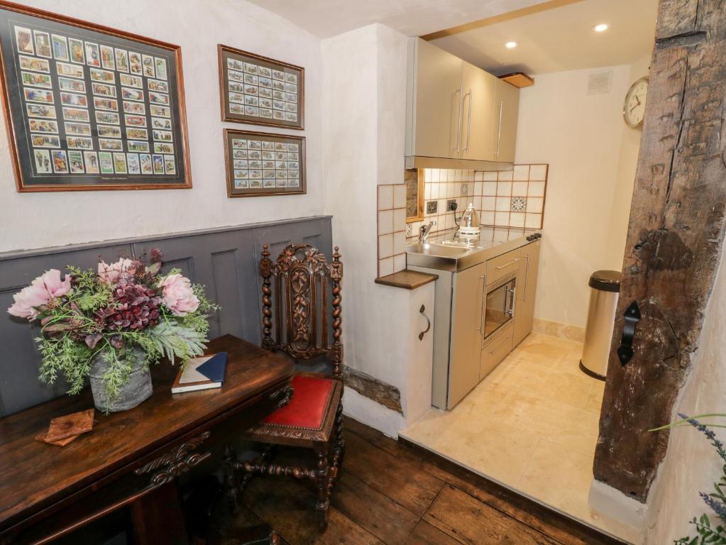 The Old Paper Shop | Cotswolds Guide