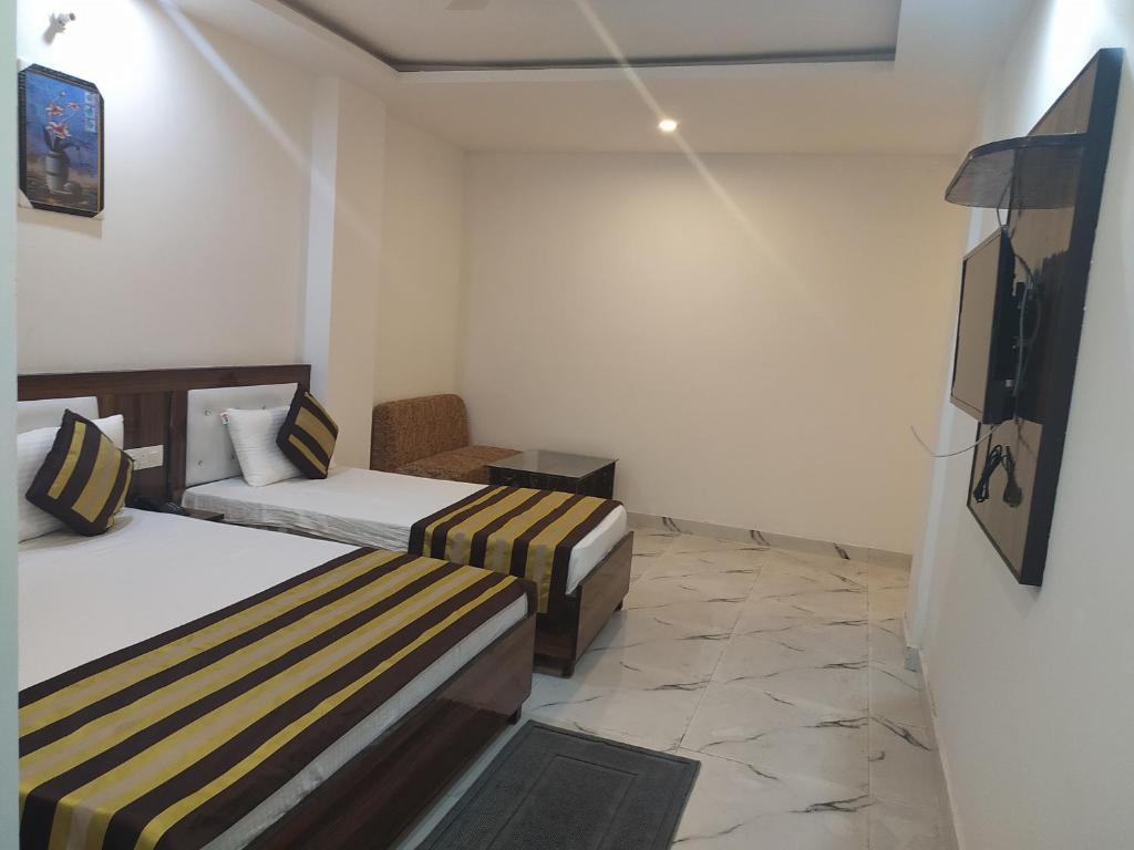 Best Price on Hotel Royal Central By AKC Hotels in Haridwar + Reviews!