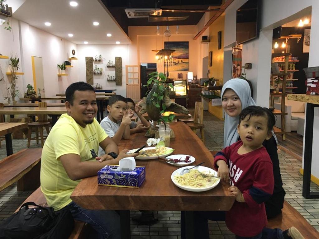 Best Price on THE SERAI COTTAGE DOWNTOWN HOTEL in Kuala Terengganu ...