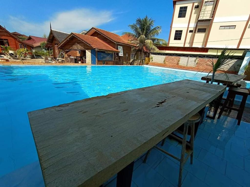 Best Price on THE SERAI COTTAGE DOWNTOWN HOTEL in Kuala Terengganu ...