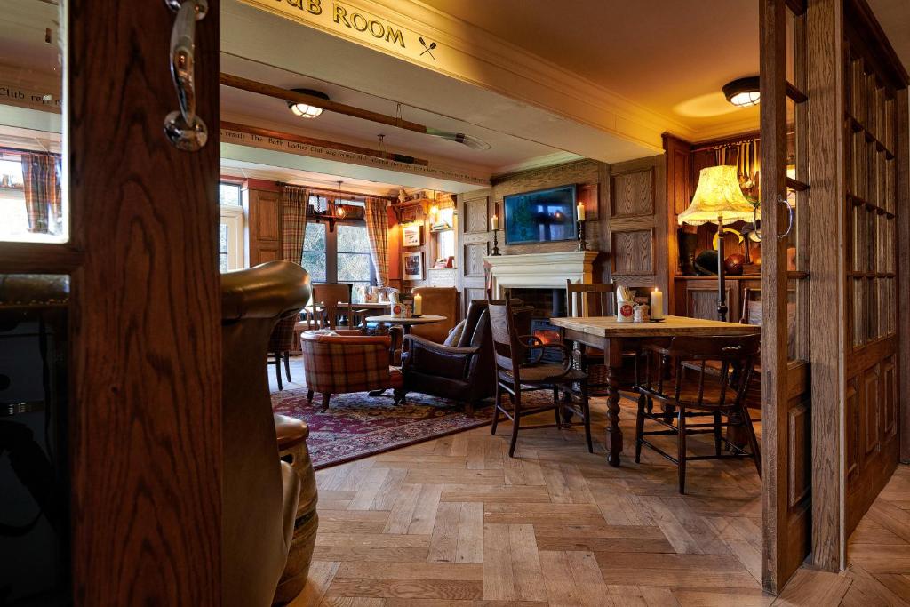 The Boathouse Hotel (Bath) - Deals, Photos & Reviews