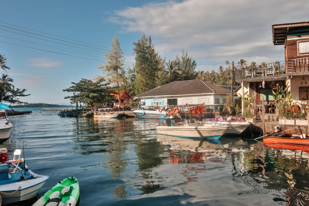 Up to 32% off - Baan Rabieng Talay Homestayบ้านระเบียงทะเล โฮมสเตย์เกาะ ...