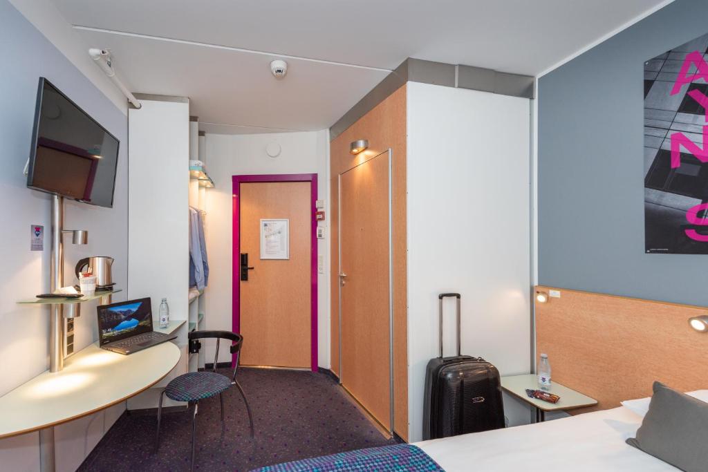 Cabinn Metro Hotel (Copenhagen) - Deals, Photos & Reviews