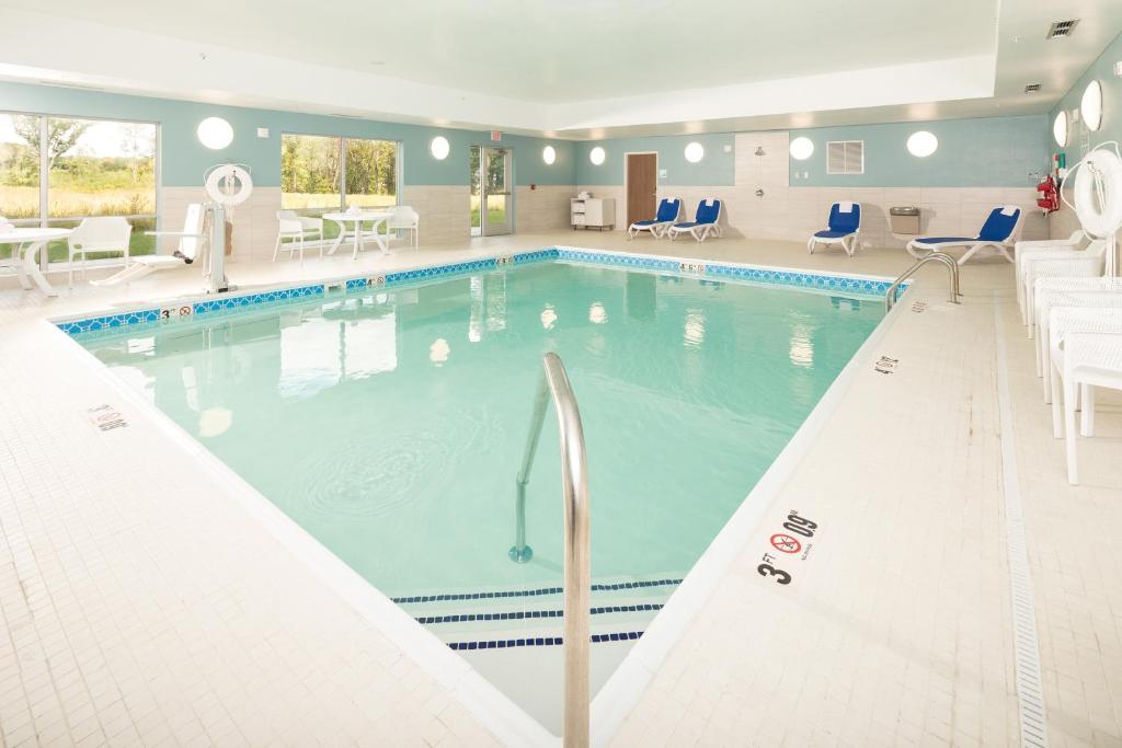 Holiday Inn Express & Suites Alpena - Downtown, Alpena (MI) | 2024 ...