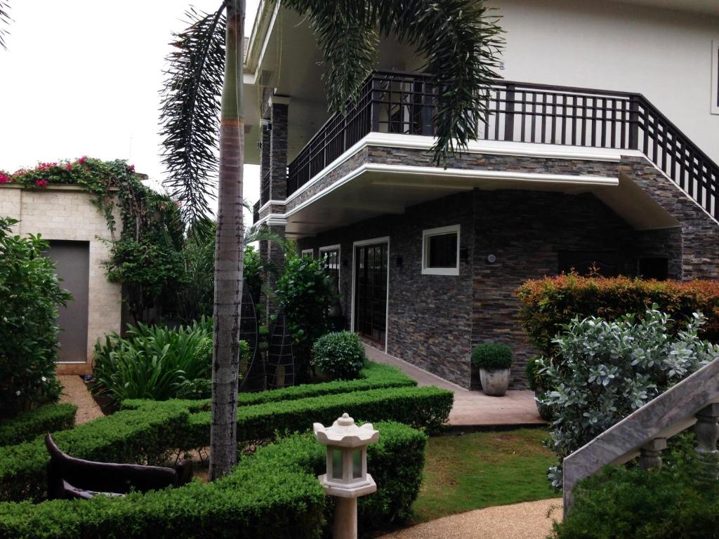 Linaw Beach Resort and Restaurant Deals