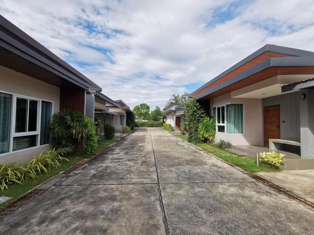 Smile Resort Sriracha, Chonburi | 2024 Updated Prices, Deals