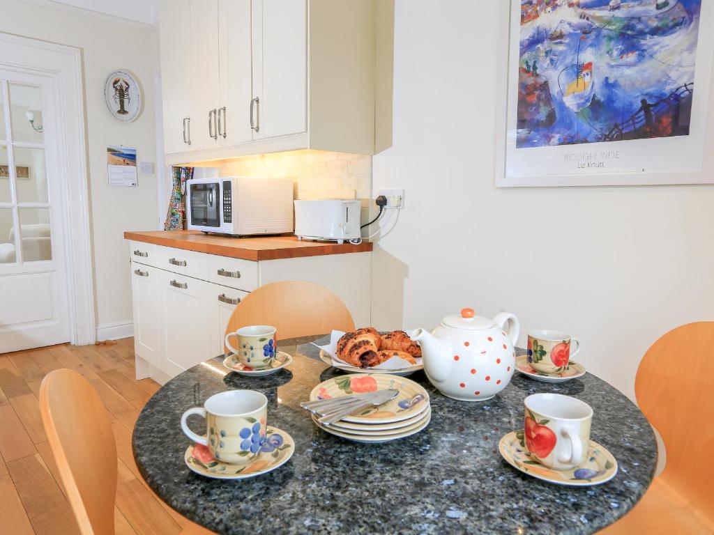 2 North Crest House | Devon Guide