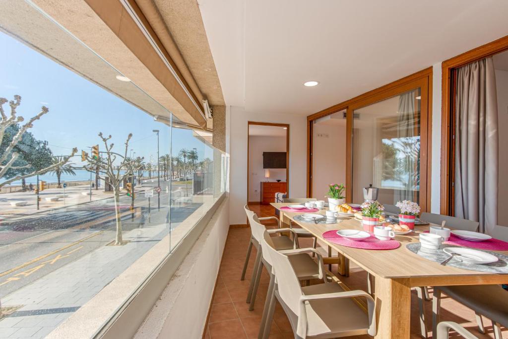 Apart-rent Apartament Av Rhode 2006, Roses, Spain - Photos, Room Rates ...