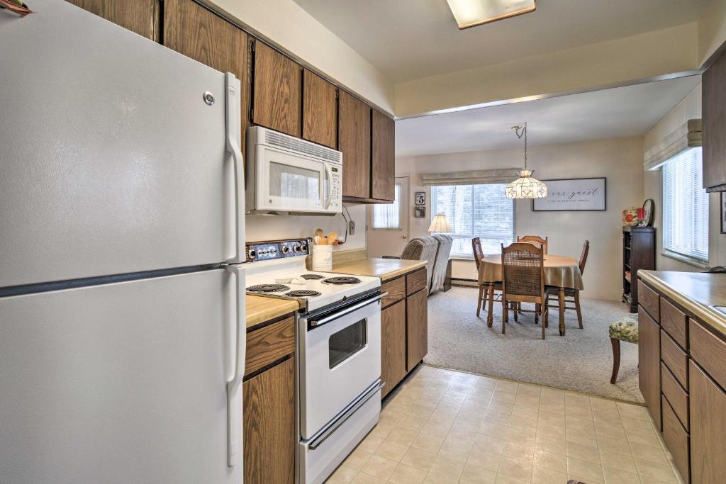 From $72 - Cozy Up North Cottage In Heart Of Winter Sports, Alba, MI