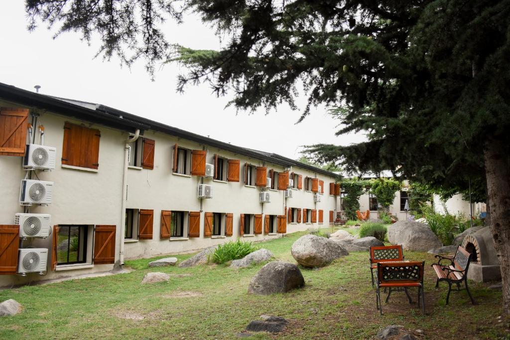 Casona y Casa centro de Tafí del Valle 12 plazas Avenida Presidente ...