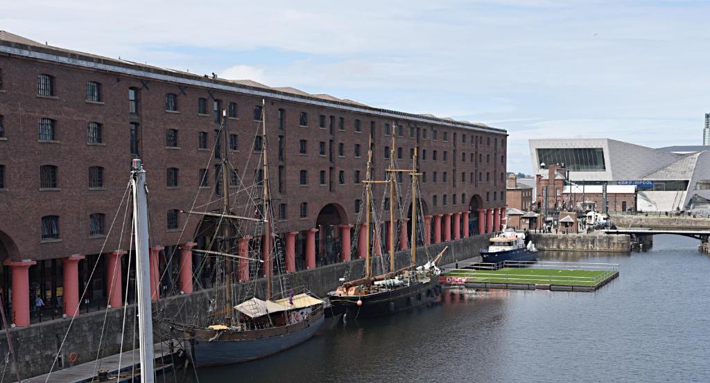 Holiday Inn Express Liverpool-Albert Dock, Liverpool | 2024 Updated ...