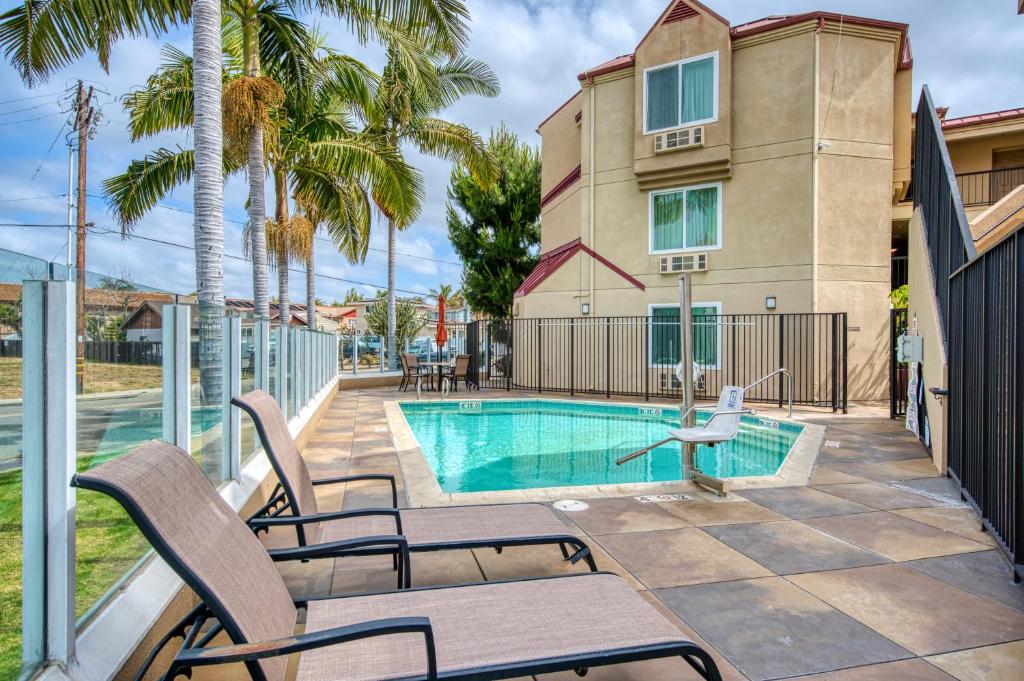 Days Inn by Wyndham Carlsbad, Carlsbad (CA) | 2024 Updated Prices, Deals