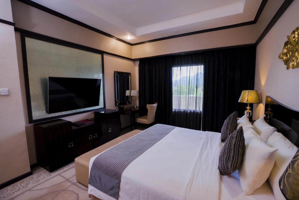 Sutan Raja Hotel And Convention Centre - Harga Promo Terbaik 2025 - Agoda