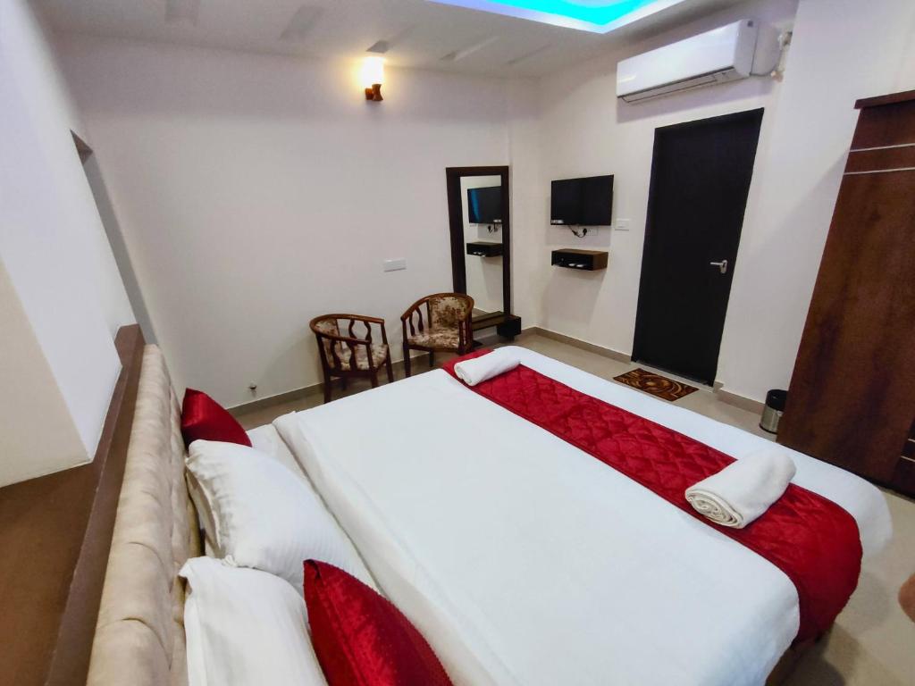 Kings Court Guest Inn, Nellore from $13 - Book Now