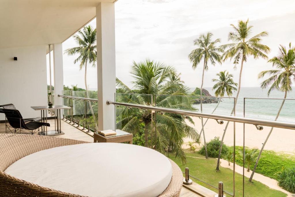 Shinagawa Beach Resort in Hikkaduwa - See 2023 Prices