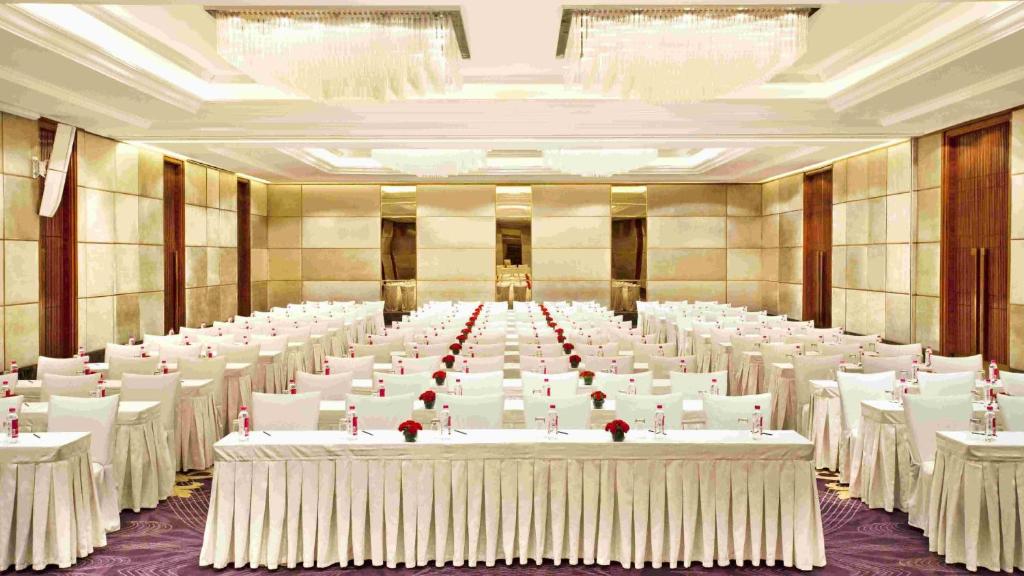 Holiday Inn New Delhi Mayur Vihar Noida | New Delhi and NCR 2020 ...