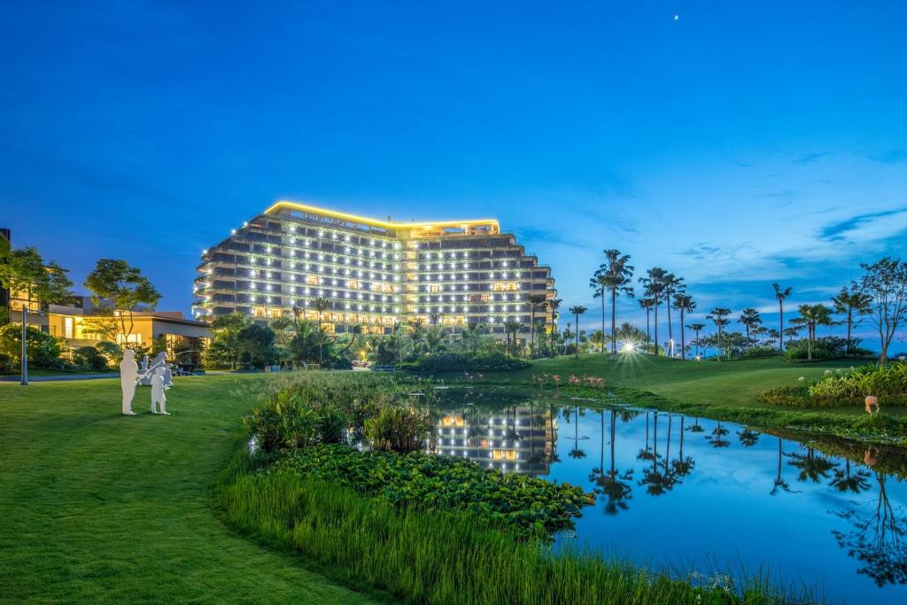 Forest City Golf Hotel - Booking Deals + 2024 Promos