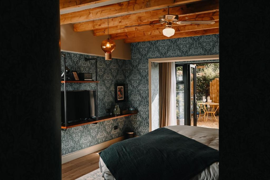 Best Price on The Rabbit Hotel & Retreat in Templepatrick + Reviews!