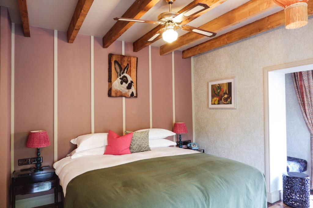 Best Price on The Rabbit Hotel & Retreat in Templepatrick + Reviews!