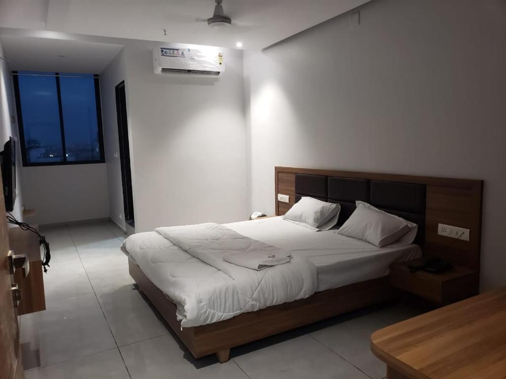 Hotels in Kalol, India - price from $14 | Planet of Hotels