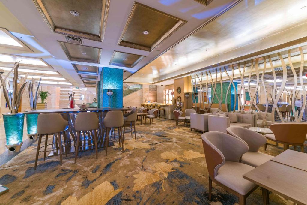 Radisson Blu Hotel Shanghai New World, Shanghai | 2024 Updated Prices ...