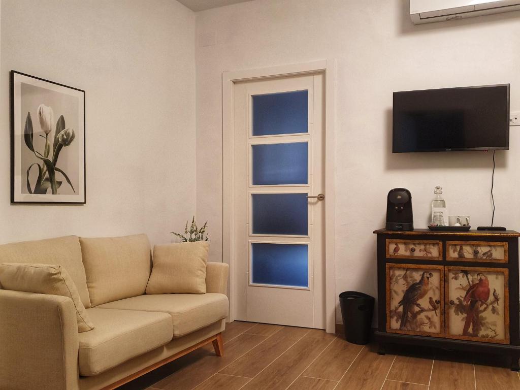 Olive Tree Guest House, Olvera from €57 - Book Now