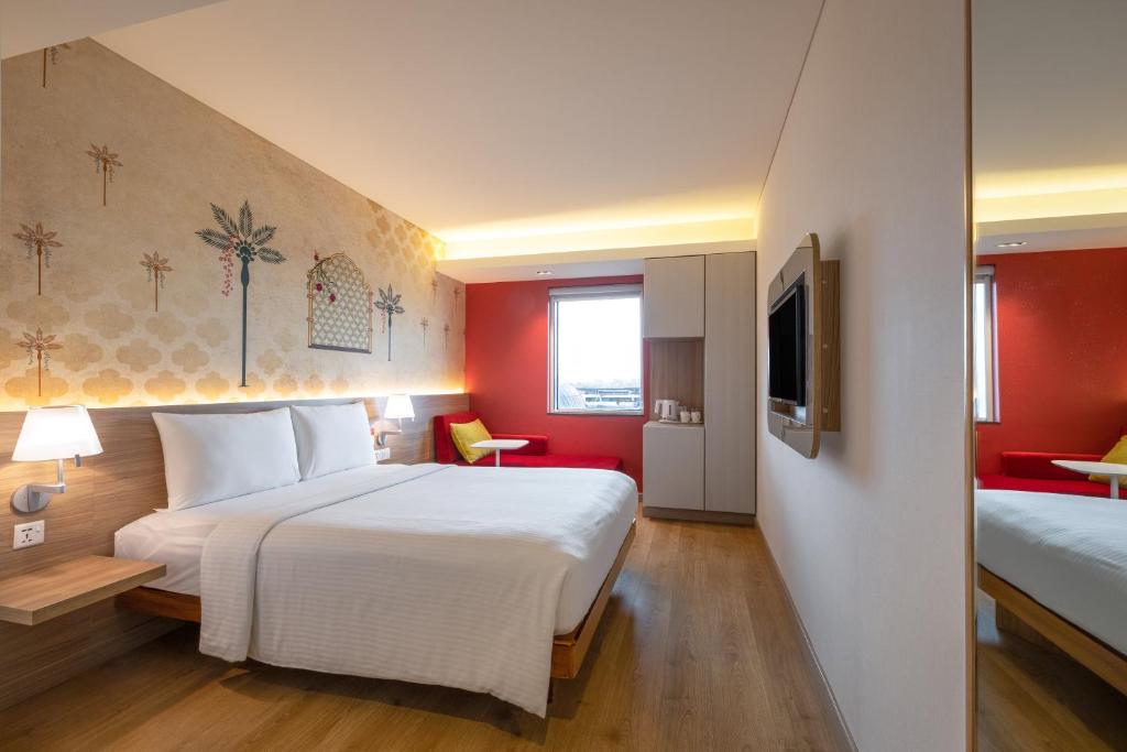 ibis Mumbai Airport - An AccorHotels Brand | Mumbai 2020 UPDATED DEALS ...