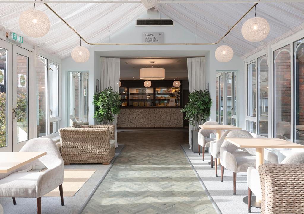 The Hogs Back & Spa Farnham, Guildford | 2024 Updated Prices, Deals