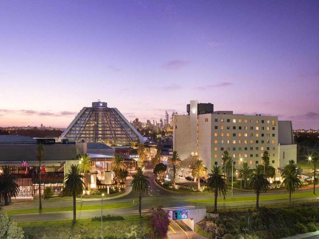 Crown Promenade Perth Hotel, Perth | 2025 Updated Prices, Deals