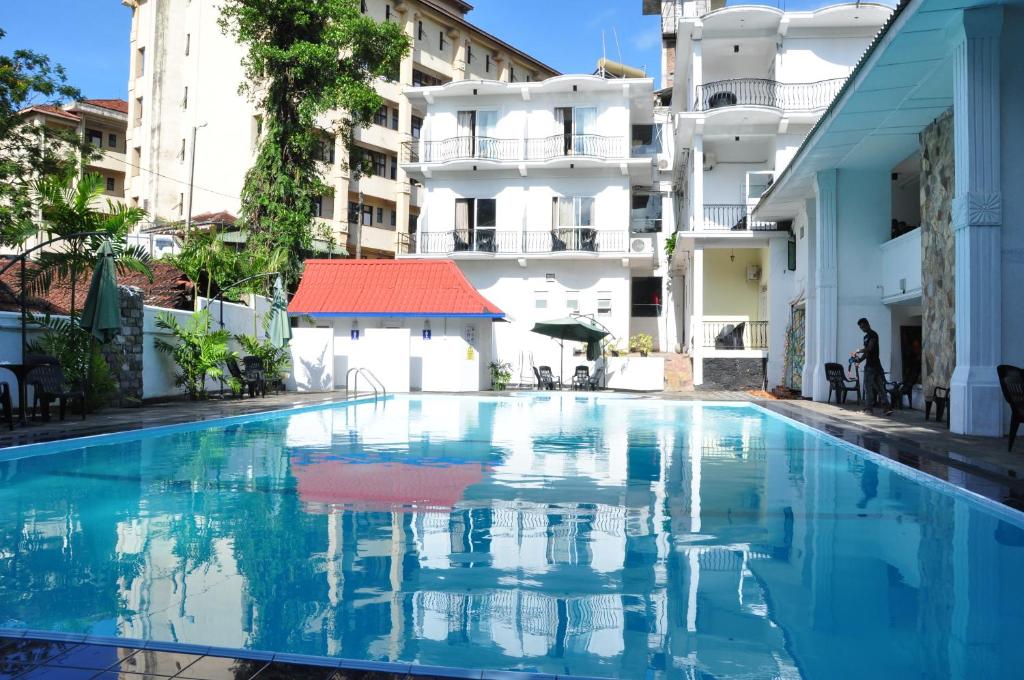 Peradeniya Rest House - Awesome Deals & Real Reviews