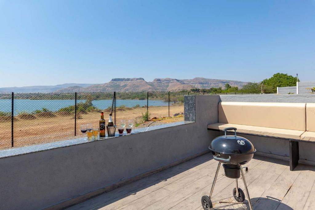 Up to 32% off - StayVista's Bellisimo Panorama - Lakeside Oasis with ...