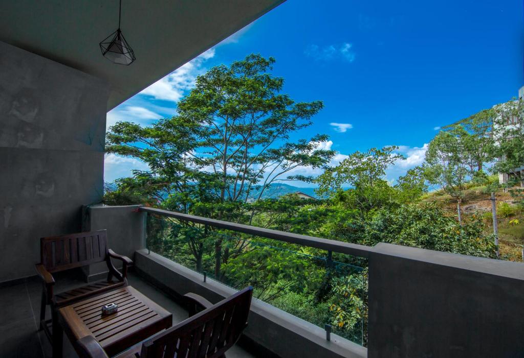 Skyloft Kandy by Aaradhya, Kandy | Best Price Guarantee - Mobile ...