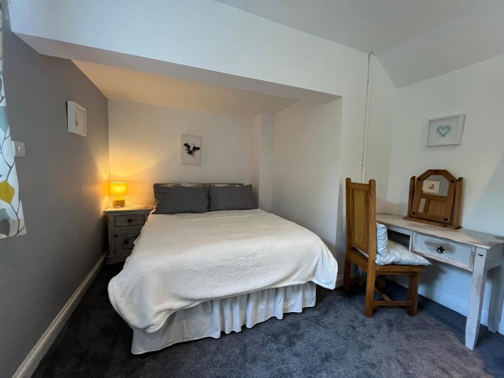 The Ship Inn | Cotswolds Guide