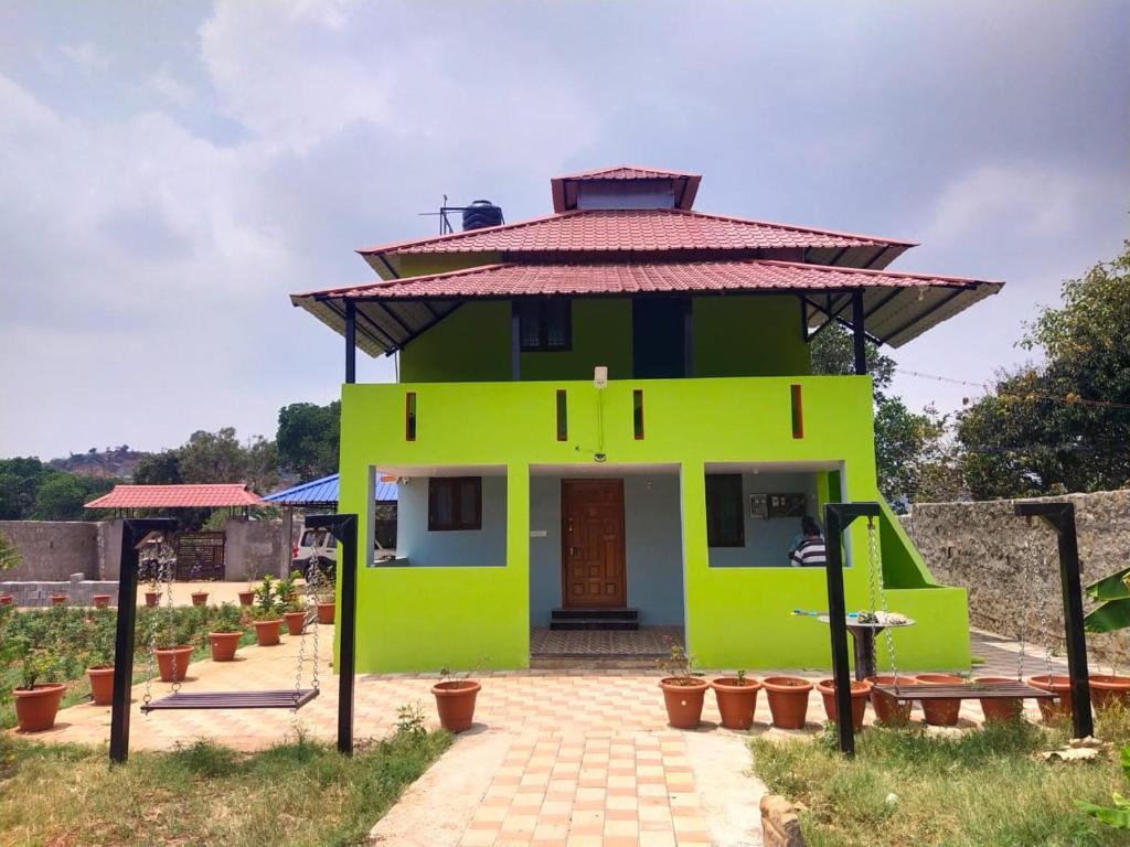 NILA MUTRAM PANNAI VEEDU in Yelagiri, India - reviews, prices | Planet ...